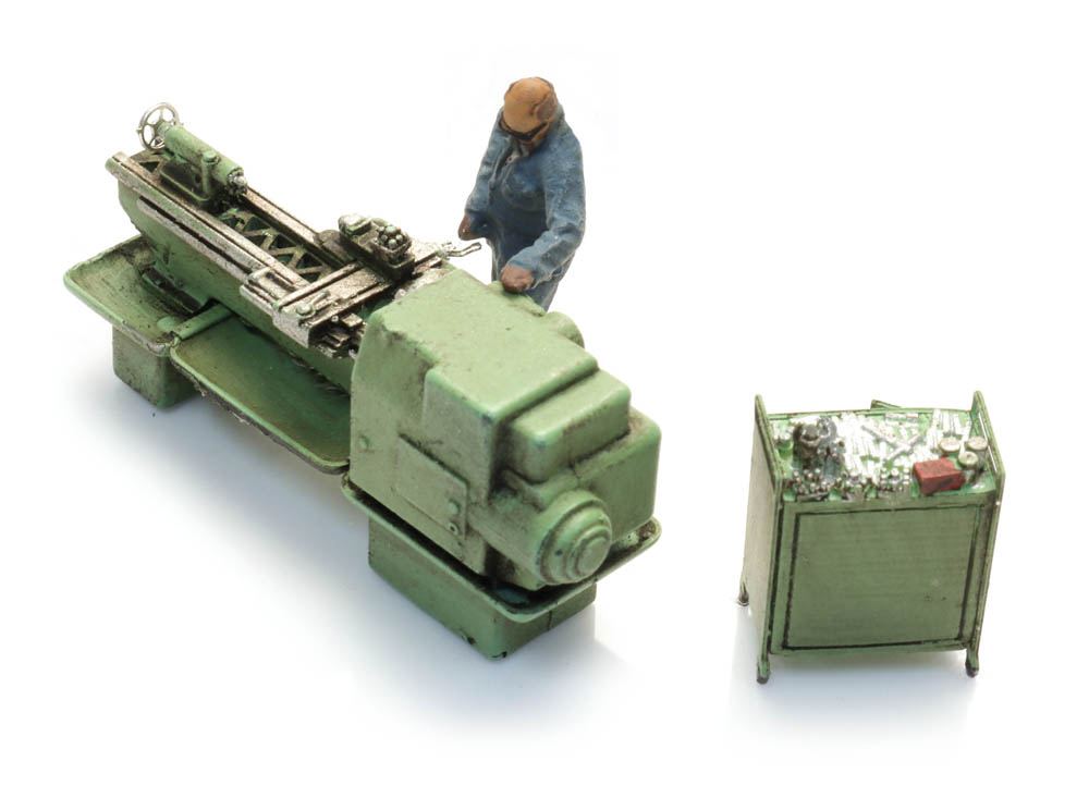 RoCo USA, Inc. Metalworking lathe with figure