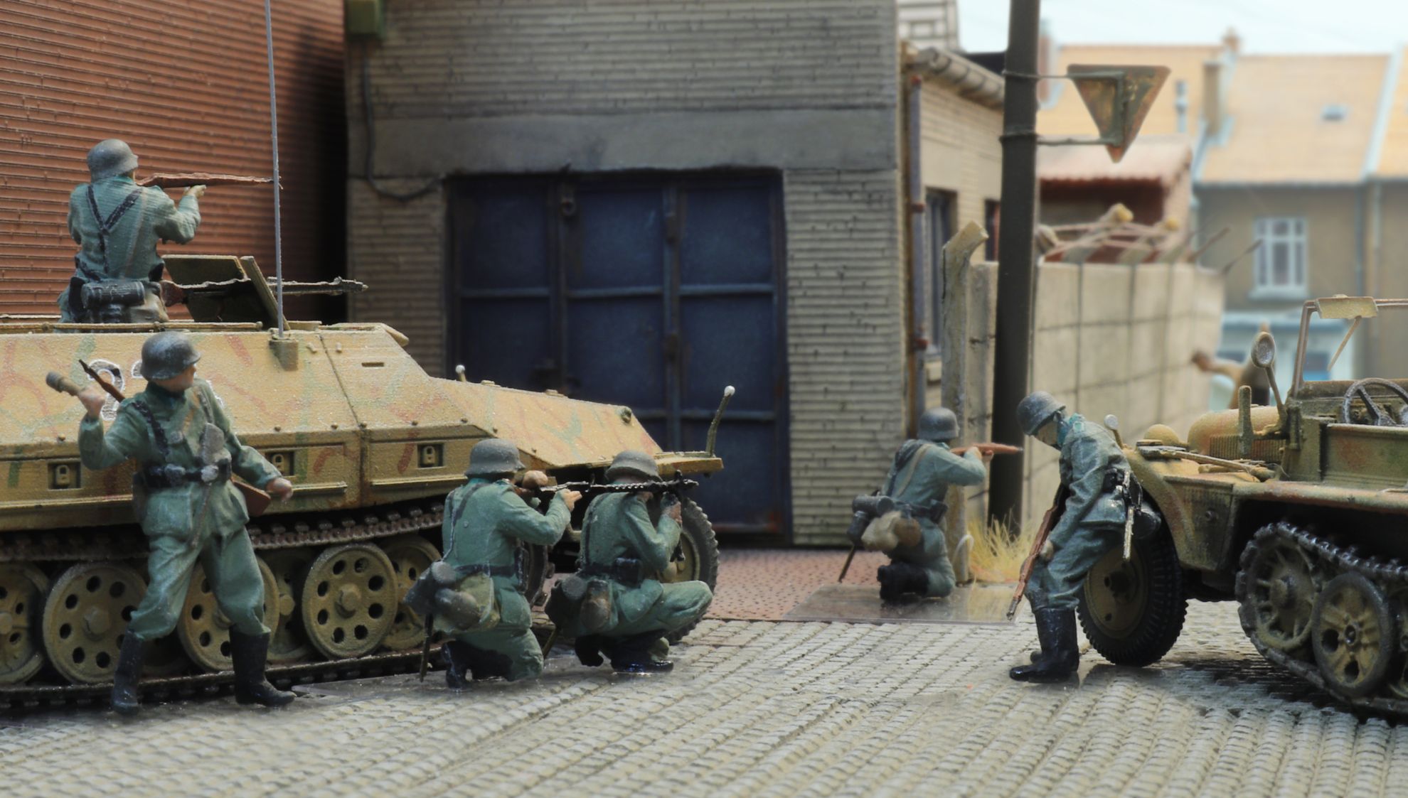 RoCo USA, Inc. German WWII Infantry under fire