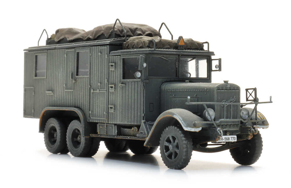 RoCo USA, Inc. German WWII Henschel 33 D1 Kfz. 72 radio grey