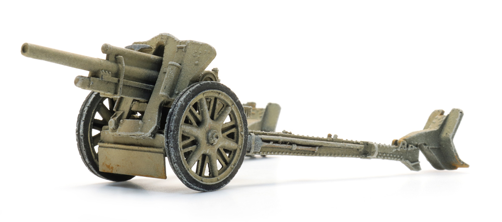 RoCo USA, Inc. German WWII 10,5cm Light Howitzer 18 Africa in position