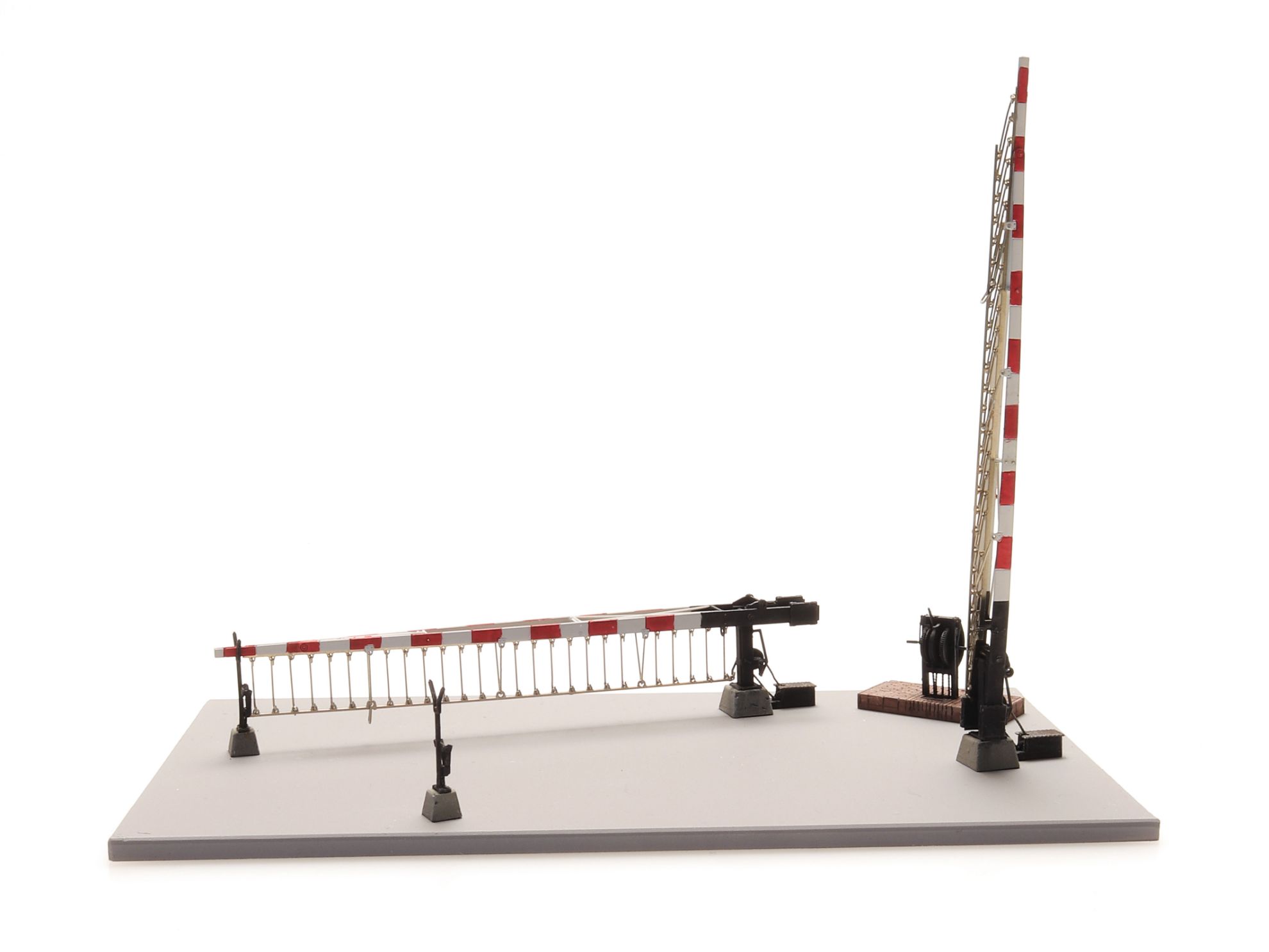 RoCo USA, Inc. NS Level Crossing w. Barriers